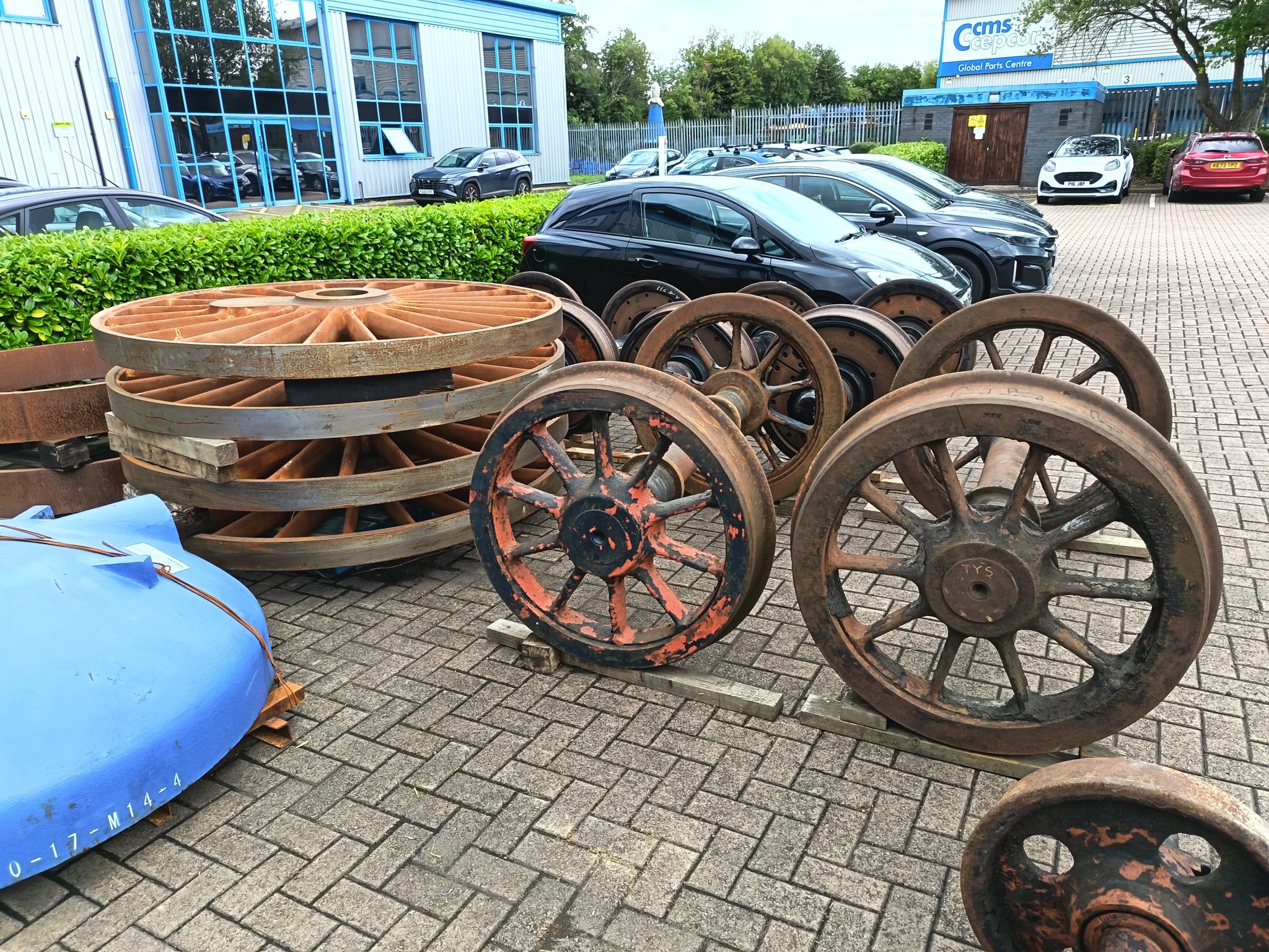 Driving and Bogie wheel tyres and driving wheel axles arrive in the UK ...